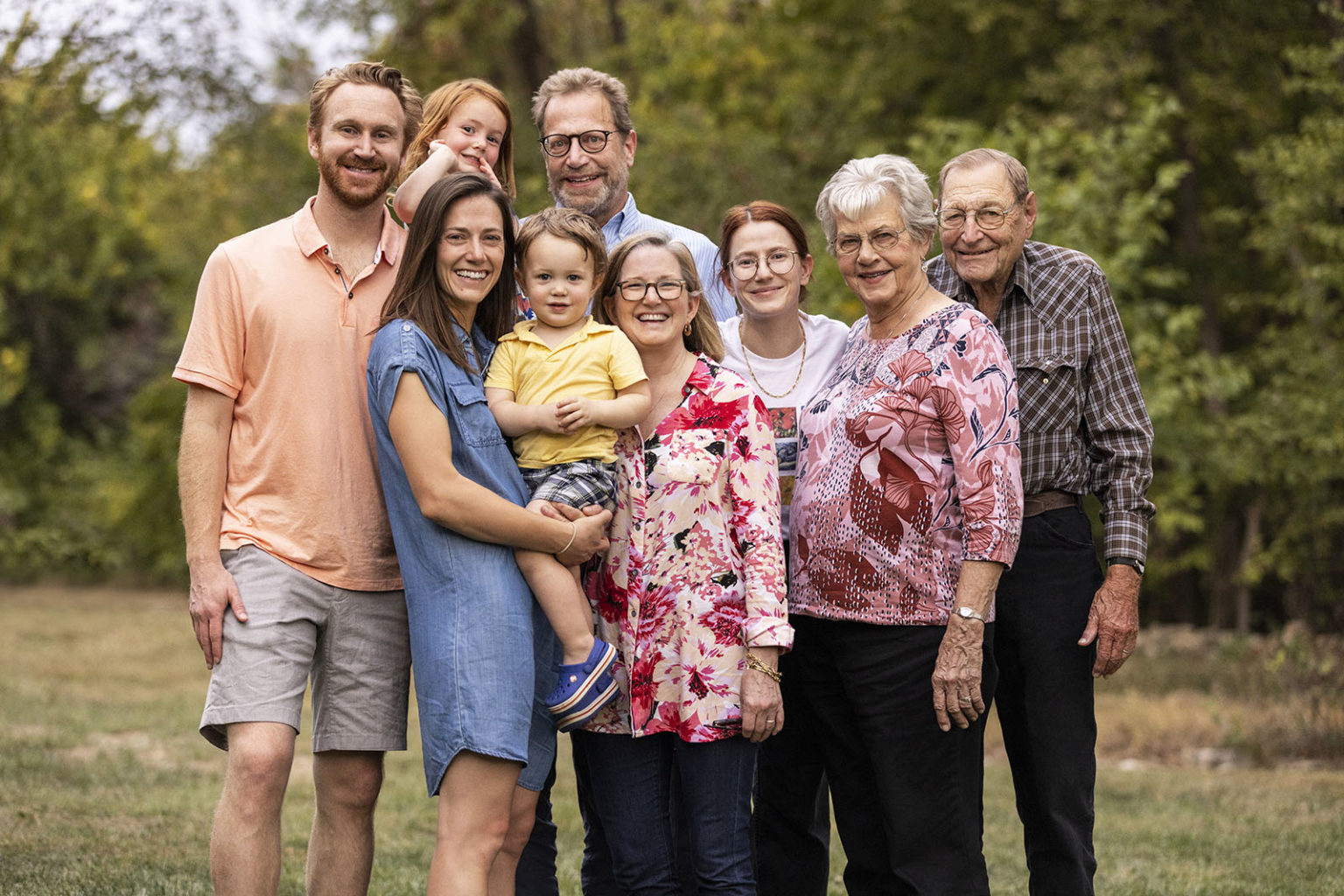 Extended Family Photos | NE Kansas Photographer - littleleapling.com