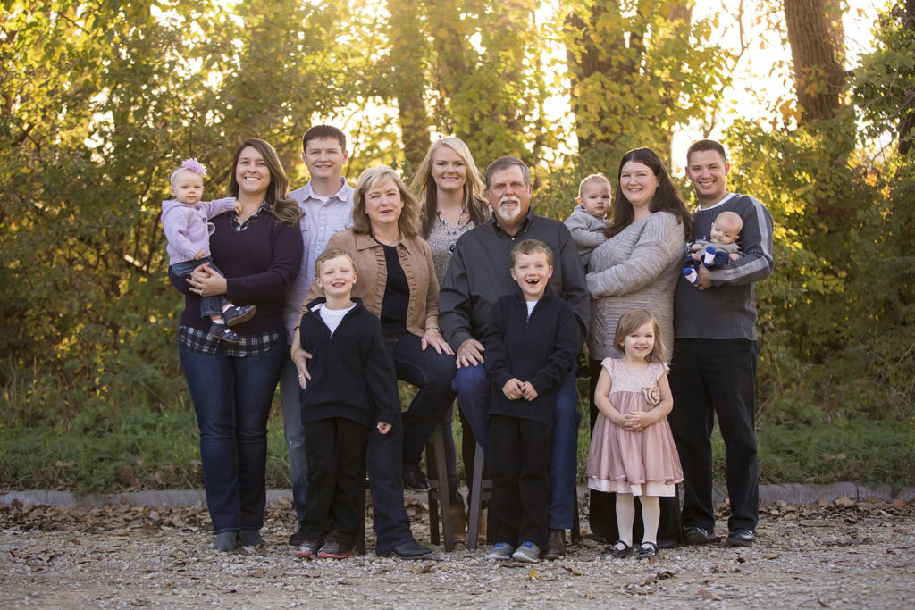 Extended Family Photos | NE Kansas Photographer - littleleapling.com
