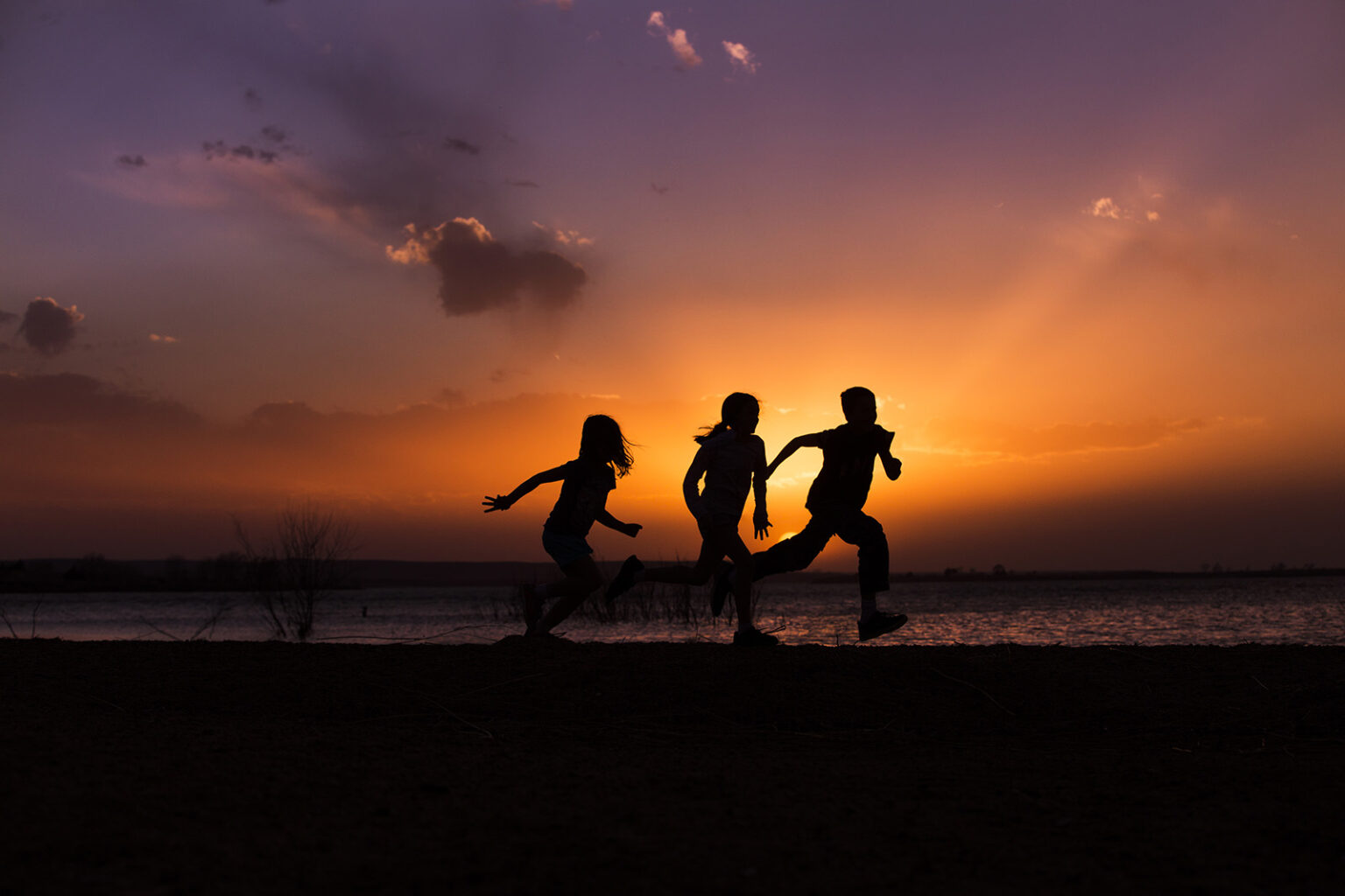 Sunset Silhouettes | Photography Tips - littleleapling.com